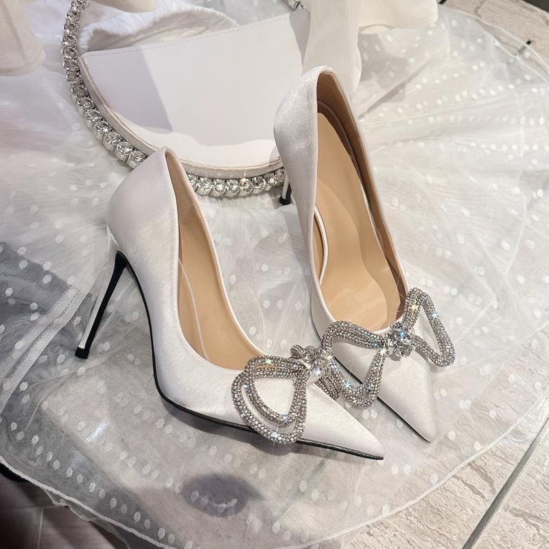 Jual Sepatu Hak Tinggi Putih Stiletto Ujung Runcing Pita Elegan Sepatu ...