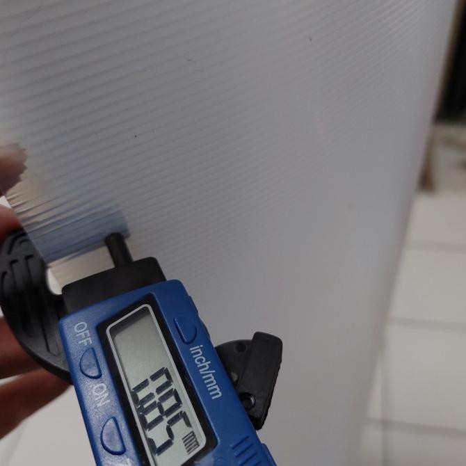 Jual ready Fiber Pagar Motif Salur Lurus Tebal Putih 120cm Per Meter ...