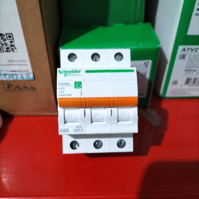 Jual Mcb Schneider Domae 3P/3Phase 50A,63A Original | Shopee Indonesia