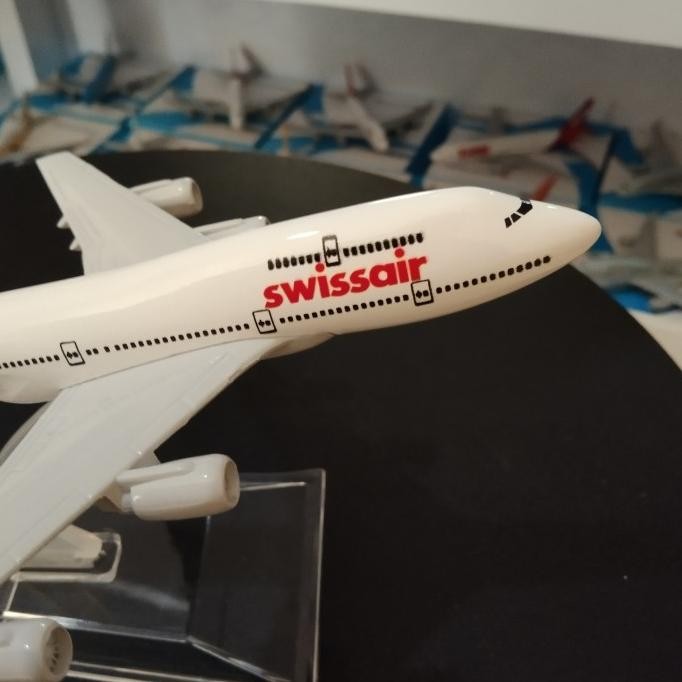 Jual miniatur Diecast pesawat Swiss Air Boeing 777 16 cm bahan full ...