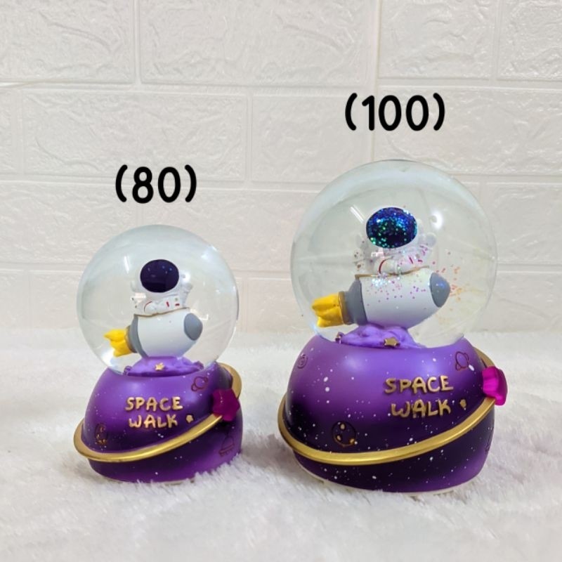 Jual Snowball /Pajangan Bola Kaca Musik Box Astronot Space Walk XL (100 ...