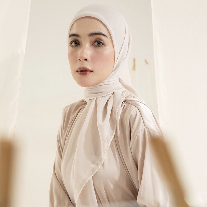 Jual Lozy Hijab - Paris Embroidery Signature Square (Paris Lozy X ...