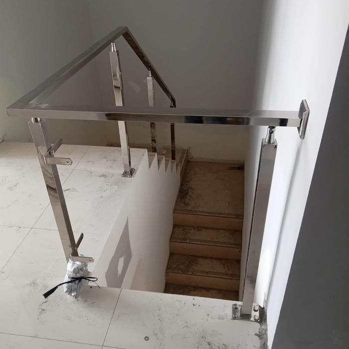 Jual Tiang railing tangga sayap L | Shopee Indonesia