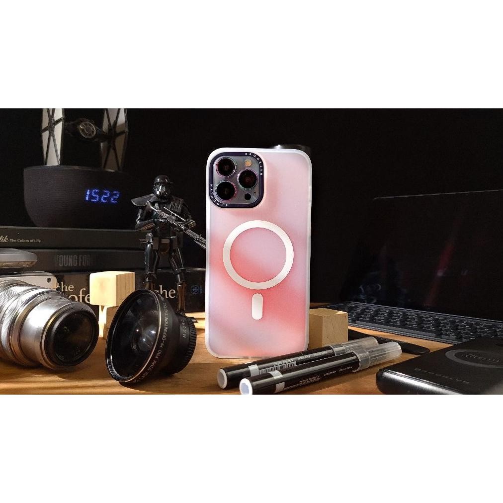 Jual Baru Brooklyn Aurora Edition MagSafe Casing iPhone 15/14/13/12 ...