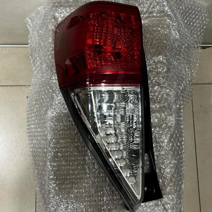 Jual TERBARU - Lampu Stop Kiri Innova Reborn Lampu Belakang Kiri Innova ...