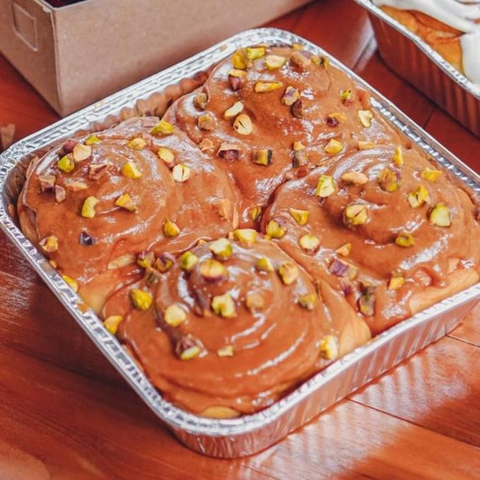 Jual ANIMO BAKERY PISTACHIO DULCE DE LECHE CINNAMON BUN | Shopee Indonesia