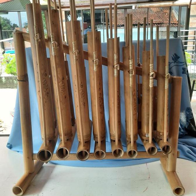 Jual Angklung Bambu 8 Nada Alat Musik Tradisional Ukuran Besar Dijual ...