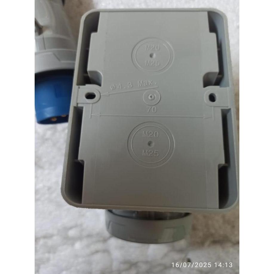 Jual Promo Plug Socket Legrand 16A 2P 555324 Plug 555354 Surface Cod ...
