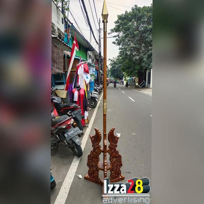 Jual tiang ukir besar dan satu set tombak kuningan | Shopee Indonesia