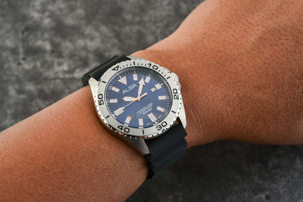 Jual Jam Tangan Pria Alba Active AS9Q47X1 Men Blue Dial Black Rubber ...