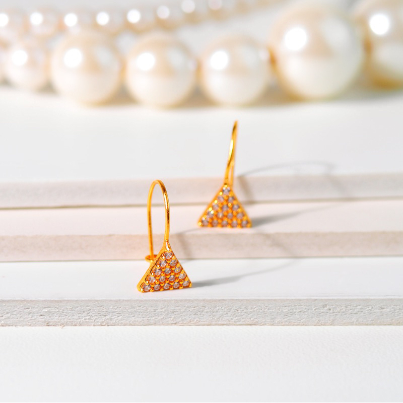 Jual Anting Emas Kawatan Mainan Segitiga Full Mata - Toko Emas Gadjah ...