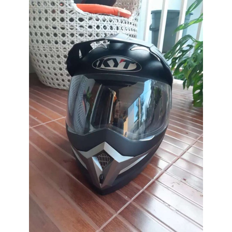Jual Helm KYT Trail Tracker Hitam Doff (Preloved) | Shopee Indonesia