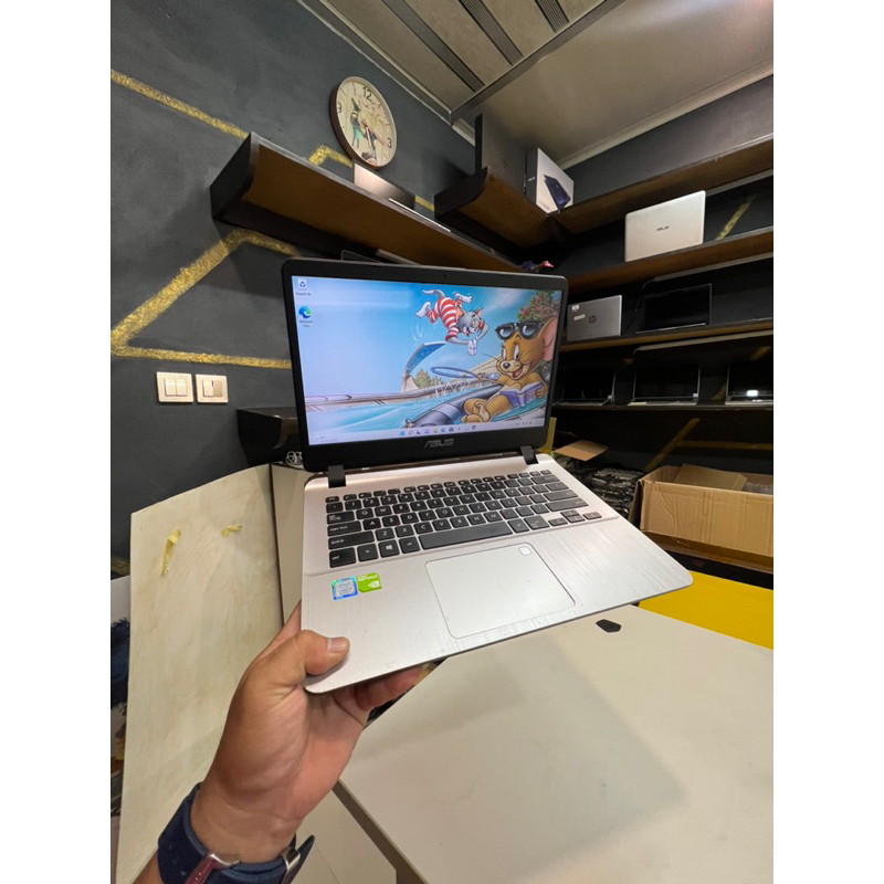 Jual Asus VIVOBOOK x407UF core i5-8250U Ram 8 Ssd 512 GB NVDIA 2Gb | Shopee Indonesia
