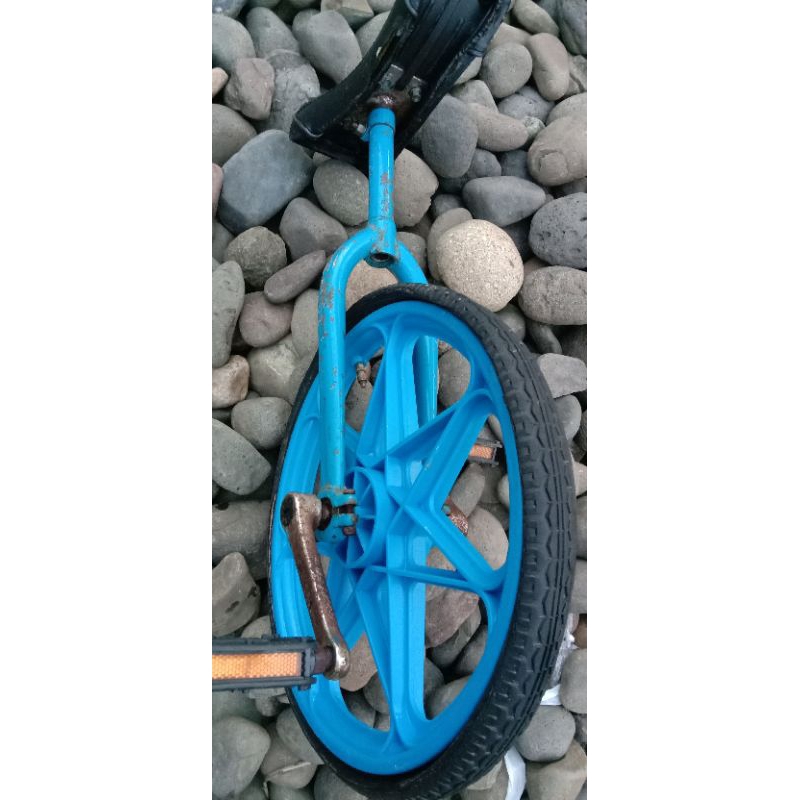 Jual sepeda roda 1 sepeda sirkus sepeda atraksi sepeda badut sirkus ...