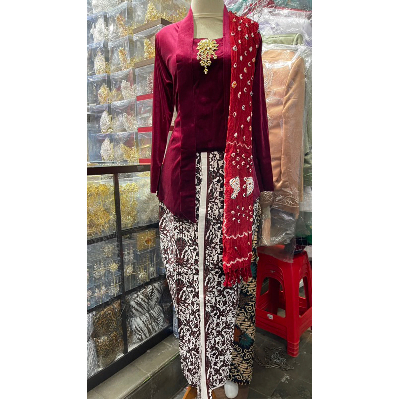 Jual Kebaya Kutubaru Bludru kain wiru jadi dan Selendang jumputan ...
