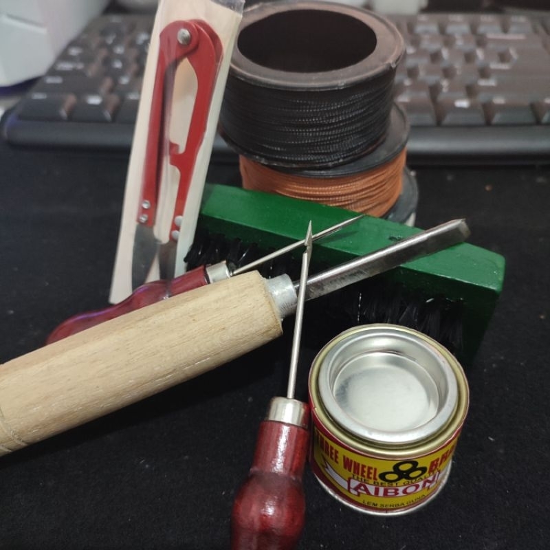 Jual Jarum Jahit Sepatu Sandal Serbaguna plus benang jahit sepatu ...