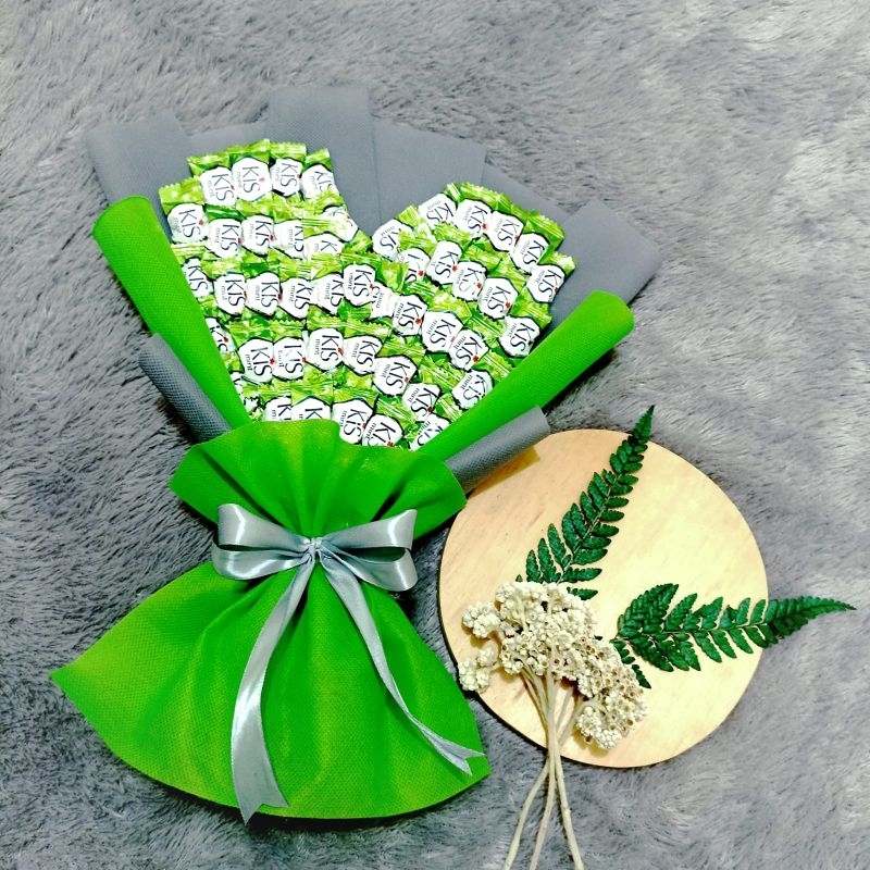Jual Buket Love Permen Relaxa/ buket manis/ buket wisuda/ buket cantik ...