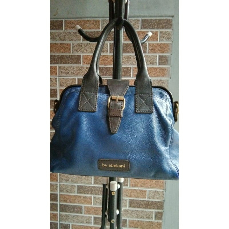 Jual tas kulit abekani preloved mulus no ria miranda | Shopee Indonesia