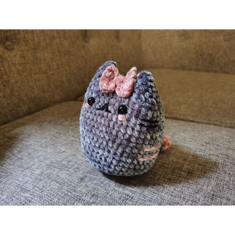 Jual Amigurumi Velvet Pusheen with bow tie (boneka rajut kucing dengan ...