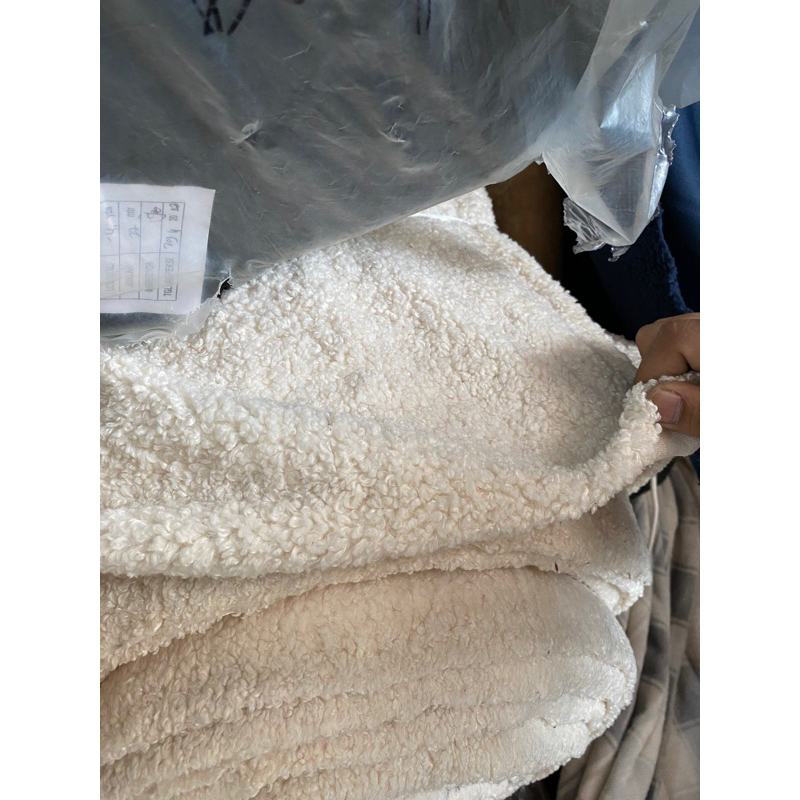 Jual kain sherpa roll , lebar kain 160cm , 24,50 kg | Shopee Indonesia