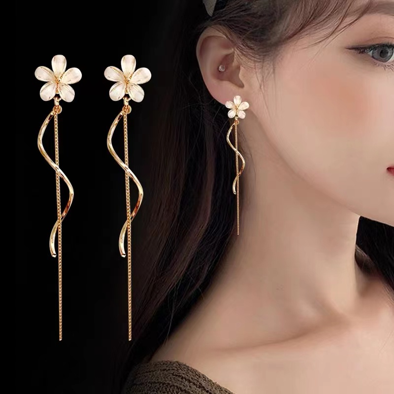 Jual Anting Wanita Anting Bunga Rumbai Perhiasan Wanita | Shopee Indonesia