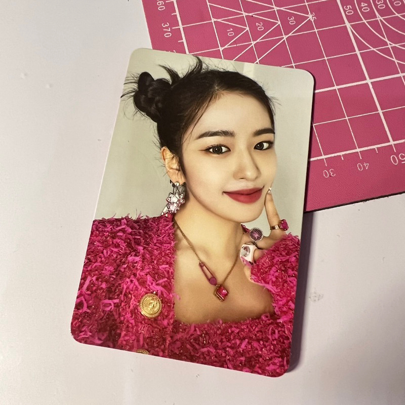 Jual wts want to sell jual photocard kpop pc official album ahn yujin ive love dive pink version ...