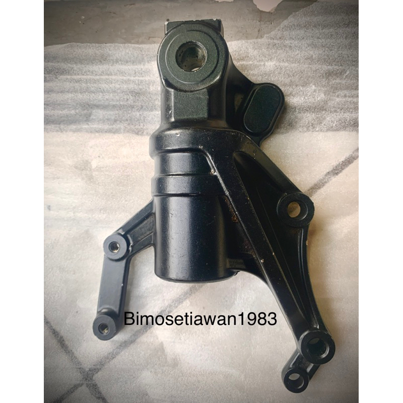 Jual BOTTOM AS SHOCKBREAKER DEPAN KANAN R25 new usd original | Shopee ...