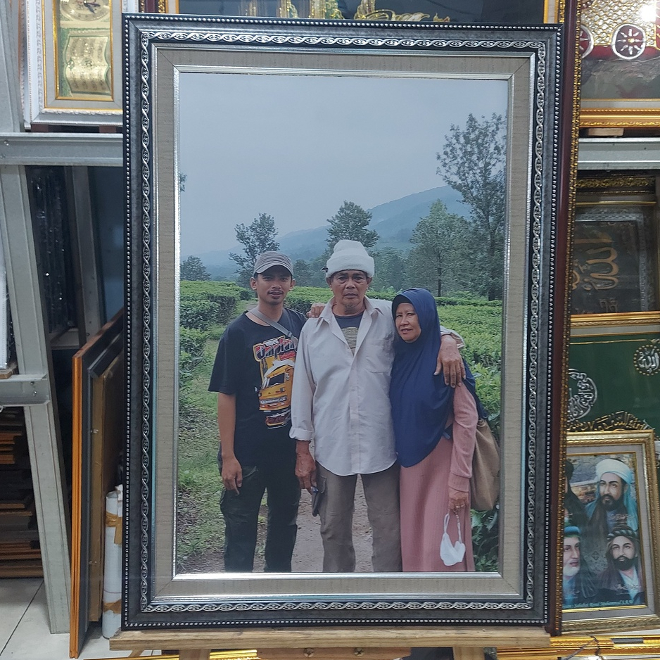 Jual CETAK FOTO + BINGKAI (40X60) CUMA 149 Ribu | Shopee Indonesia