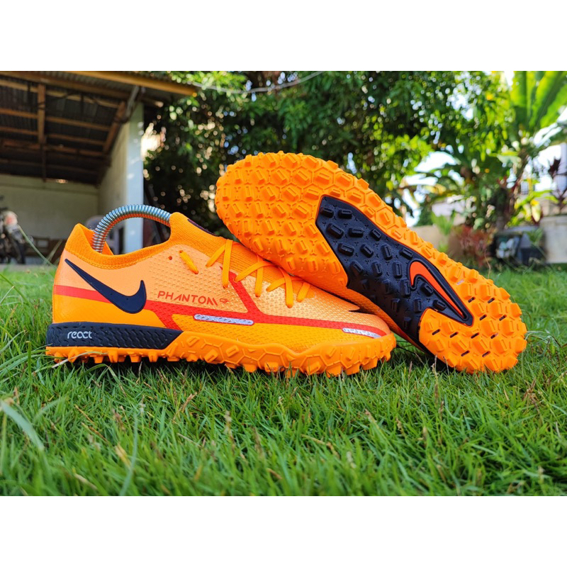 Jual Sepatu Futsal Nike Phantom GT 2 PRO Orange TURF | Shopee Indonesia