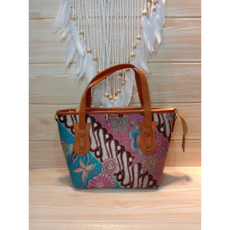 Jual TAS BATIK WAYANG KULIT AMBA // TAS TENUN KULIT JOGJA | Shopee ...