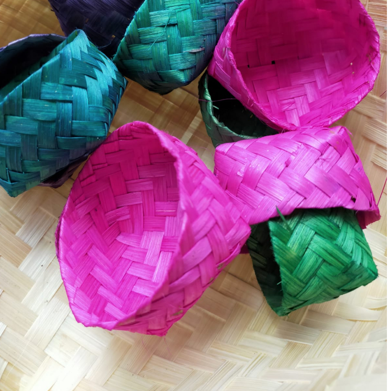 Jual besek warna mini 5 x5 x 4 dan 12x12 x 5 cm | Shopee Indonesia