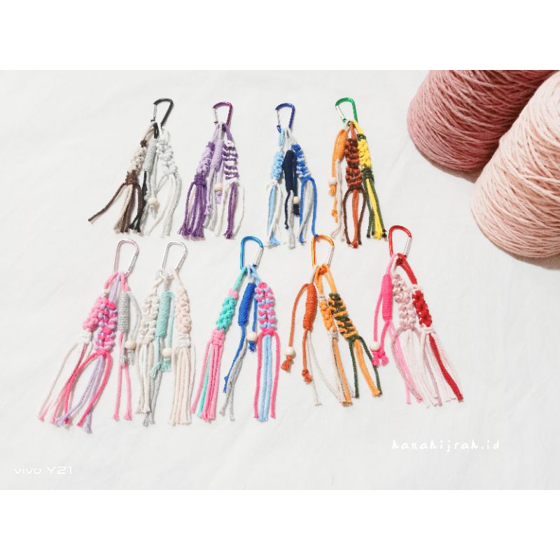 Jual Bagcharm Macrame Carabiner | Gantungan Tas Macrame | Shopee Indonesia