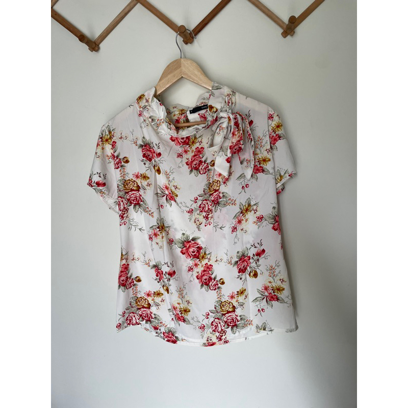 Jual Blouse Motif Bunga ( preloved ) | Shopee Indonesia