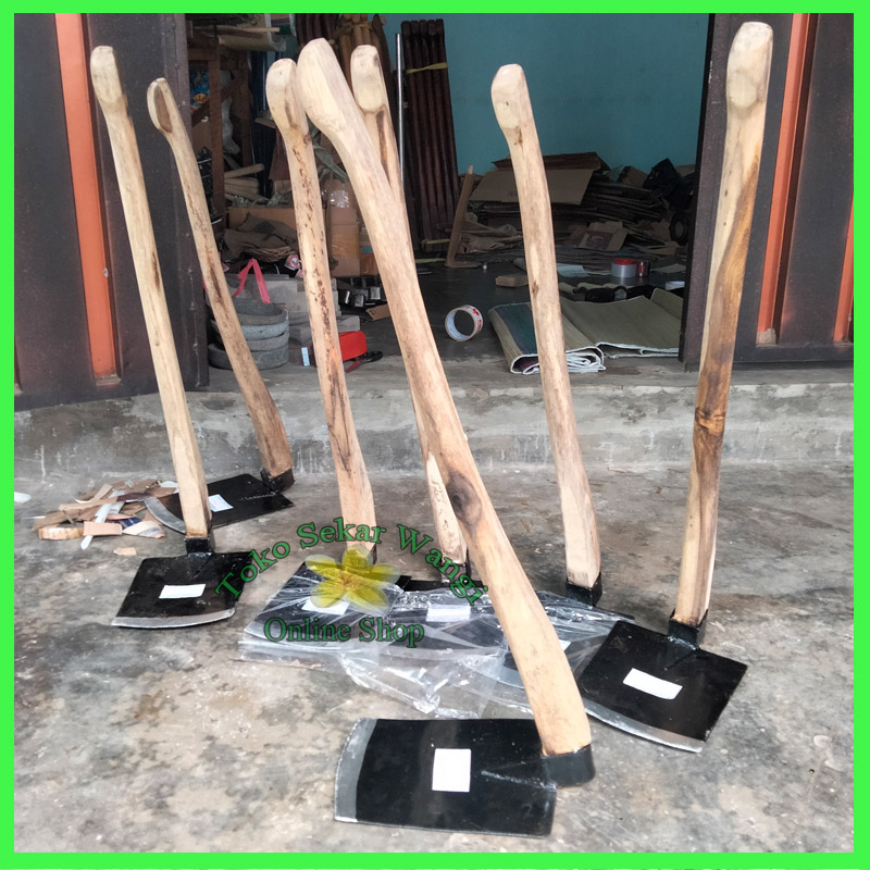Jual Cangkul SIAP PAKAI Pacul cap Crocodile + Gagang Cangkul terpasang ...