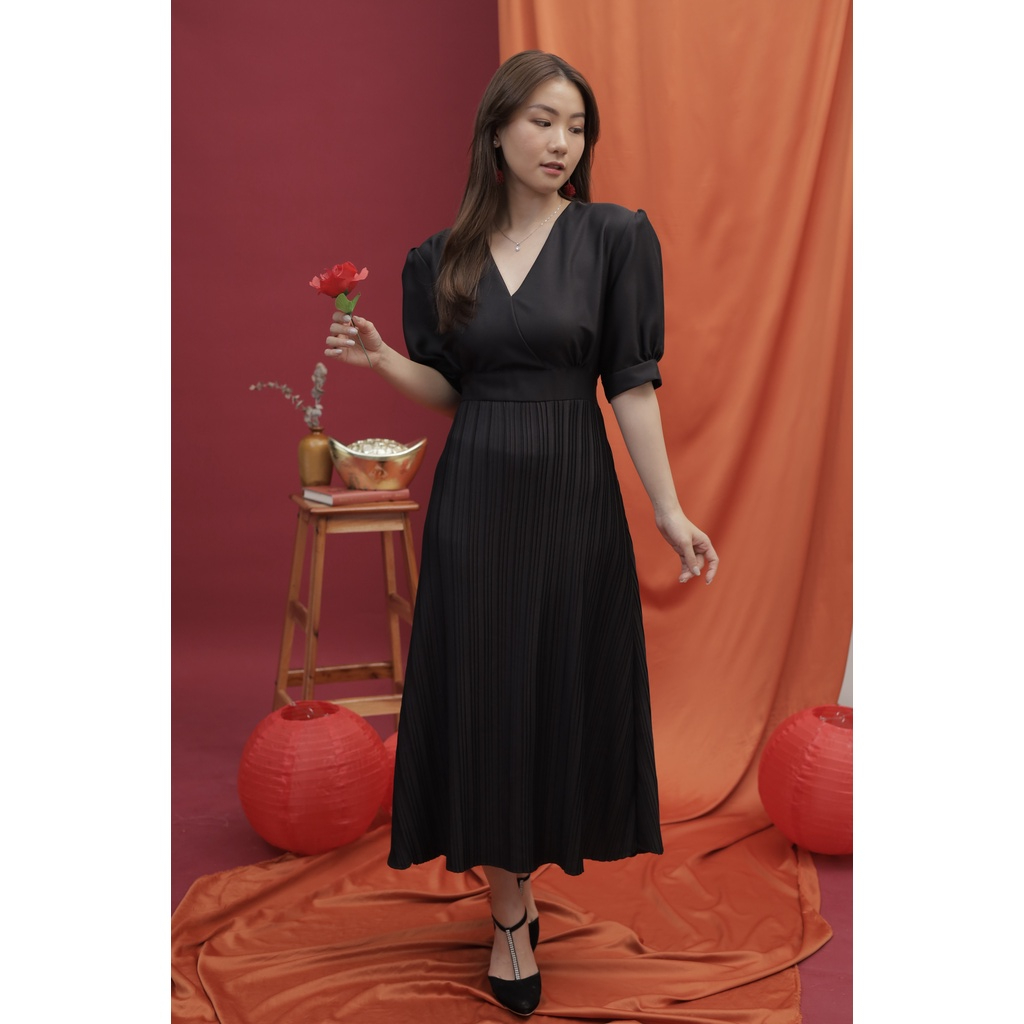 Jual Sunnybae - Mikayla Pleats Maxi Dress | Shopee Indonesia
