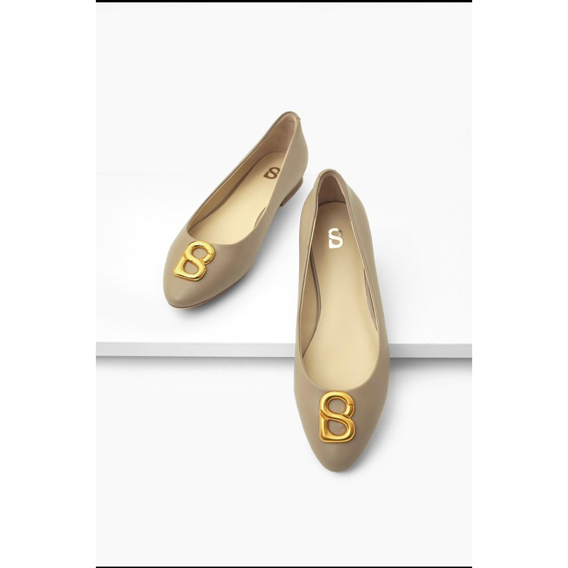 Jual SISU SHOES BUTTONSCARVES AS IS TAUPE (NEW) | Shopee Indonesia
