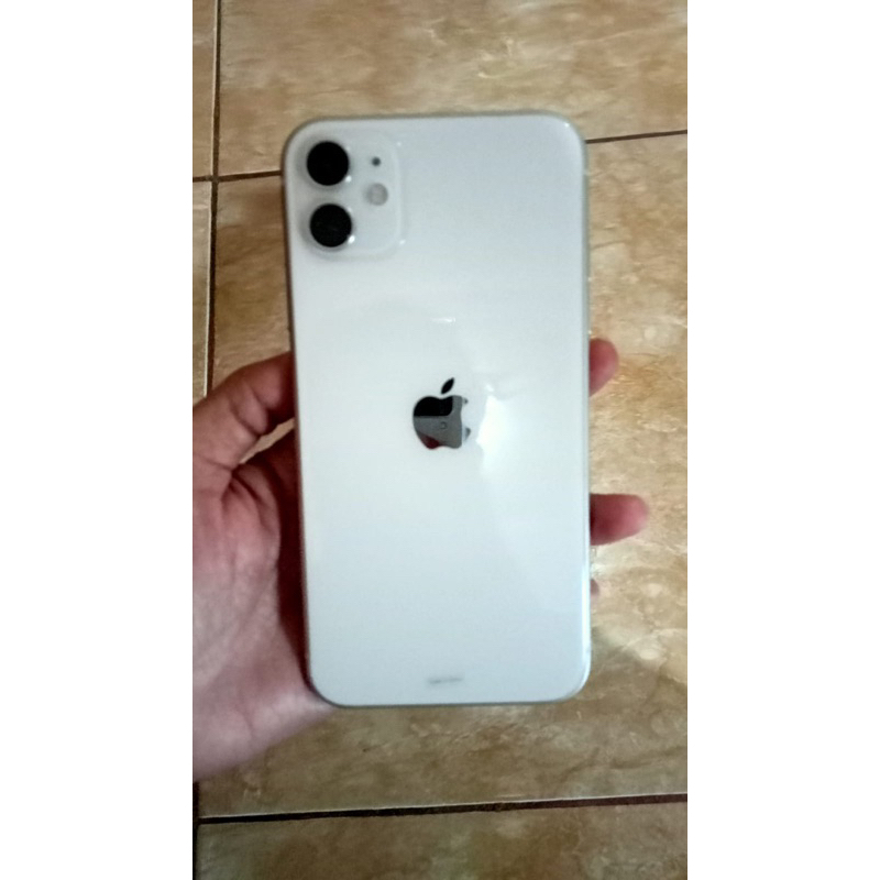 Jual iPhone 11 128gb ex ibox pemakaian baru 5 bulan dan masih ada ...