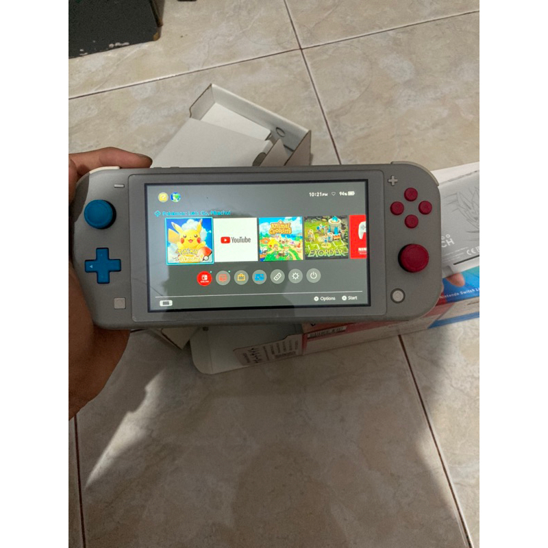 Jual Nintendo Switch Lite seri limited pokemon zacian zamazenta (second ...