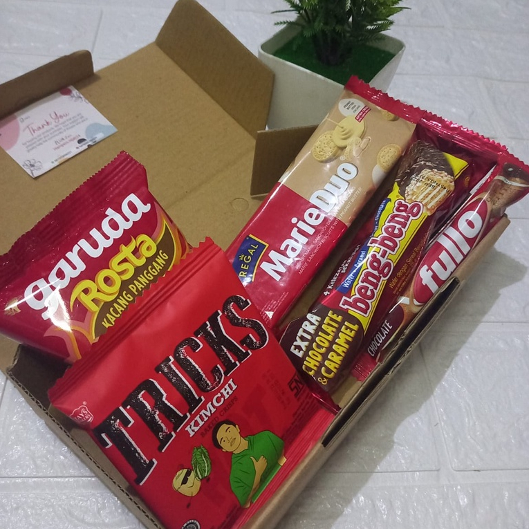 Jual Hampers Snack Retjeh / Hampers Snack Gift Box / Hampers Snack ...