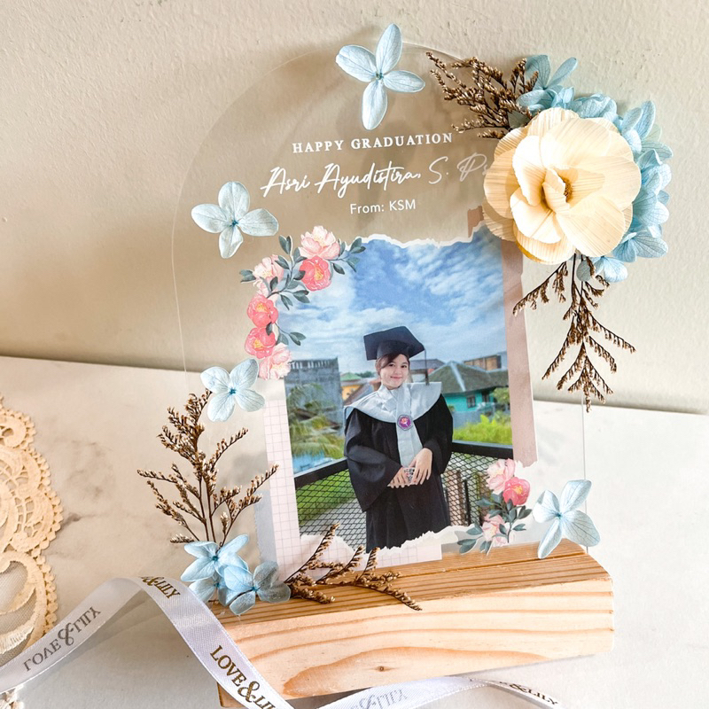 Jual ENCHANTE - Kado Wisuda Graduation Gift Ulang Tahun Hadiah Bunga Frame Bingkai Foto Acrylic ...