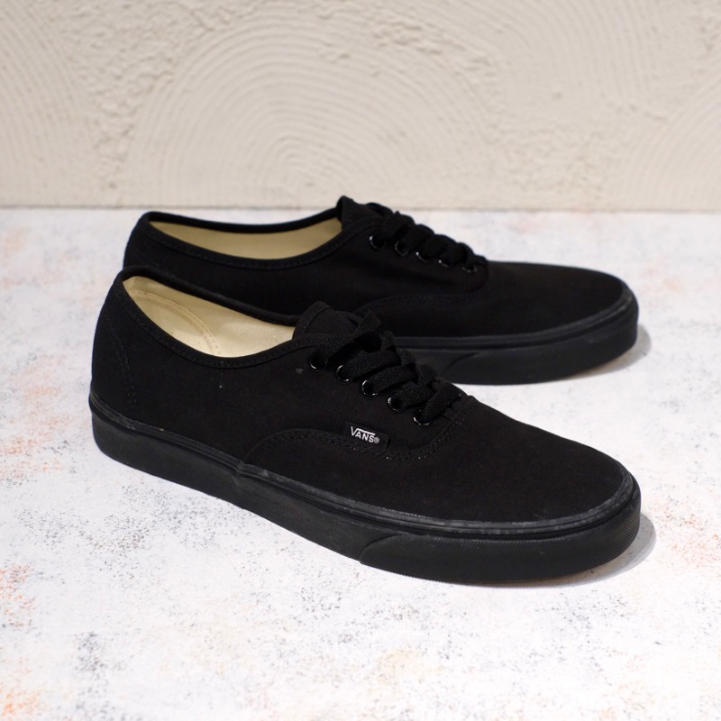 Jual SEPATU VANS AUTHENTIC BLACK/BLACK CLASSIC (ORIGINAL) | Shopee ...