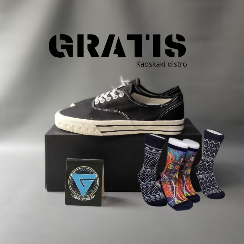 Jual SEPATU AUTHENTIC RETRO SEPATU BLACK WHITE ORIGINAL BRAND LOKAL ...