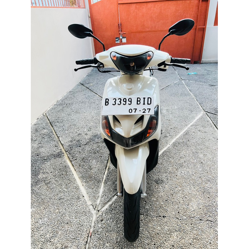 Jual Motor mio smile putih super mulus 2011 siap touring pajak hidup ...