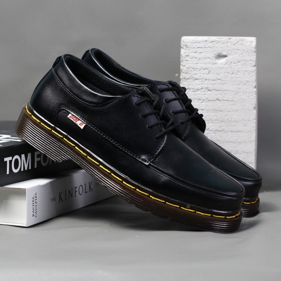 Jual Sepatu Pantofel Formal Docmart Low Boots Kerja Kantor Pria Hitam ...