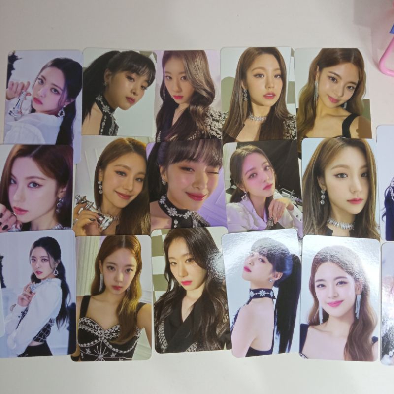 Jual photocard itzy official trading card md concert tour checkmate ...