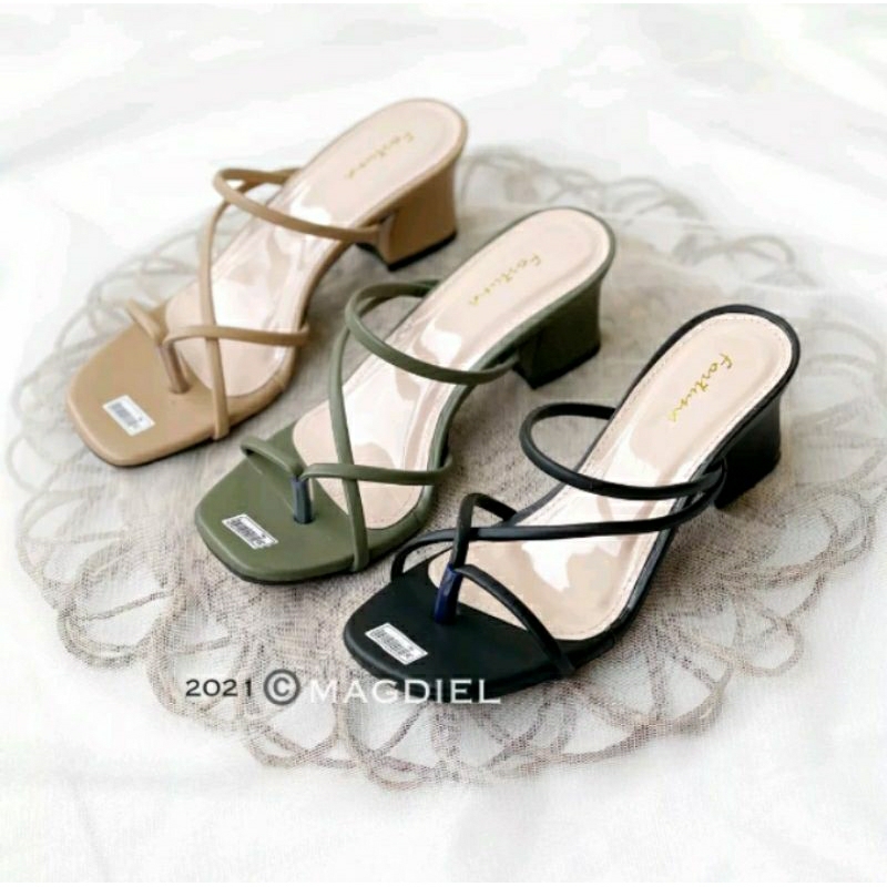 Jual 005 magdiel chunky heel// sandal hak tahu 5cm | Shopee Indonesia