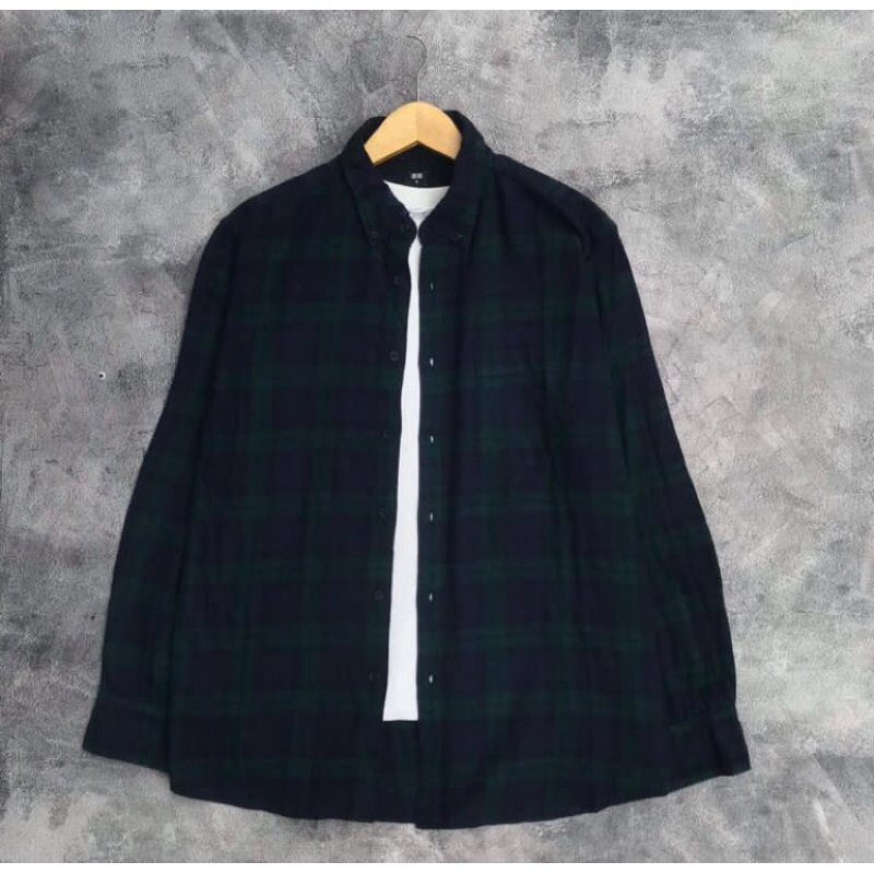 Jual Uniqlo Basic Shirt | Shopee Indonesia