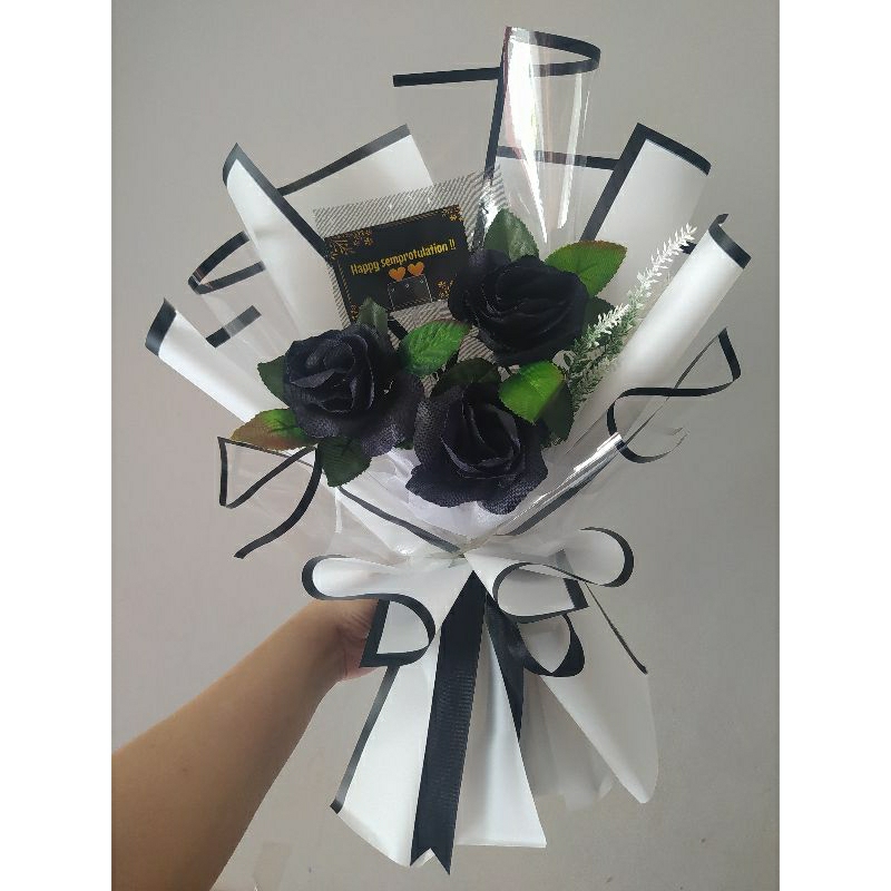 Jual Buket mawar hitam/bucket wisuda cowok/bouquet mawar hitam | Shopee ...