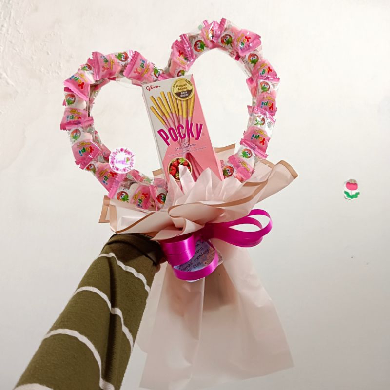 Jual BUKET BUCKET LOVE POCKY YUPI / BUKET VALENTINE | Shopee Indonesia