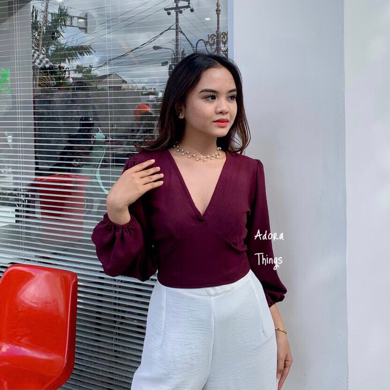 Jual Risa top | Top airflow adora | V neck top | Shopee Indonesia